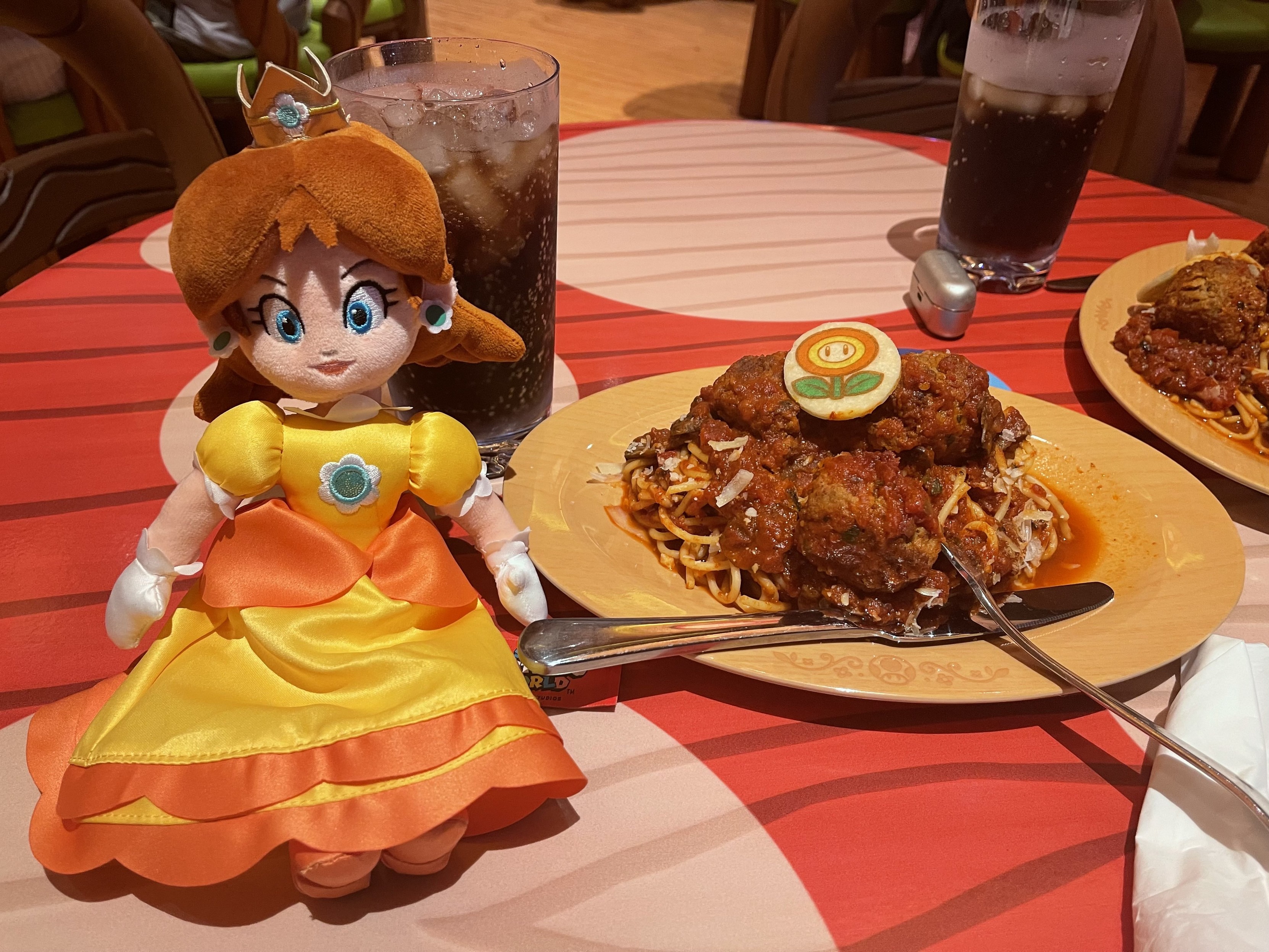 ButLova: "Dine with Daisy" - 🔞 baraag.net